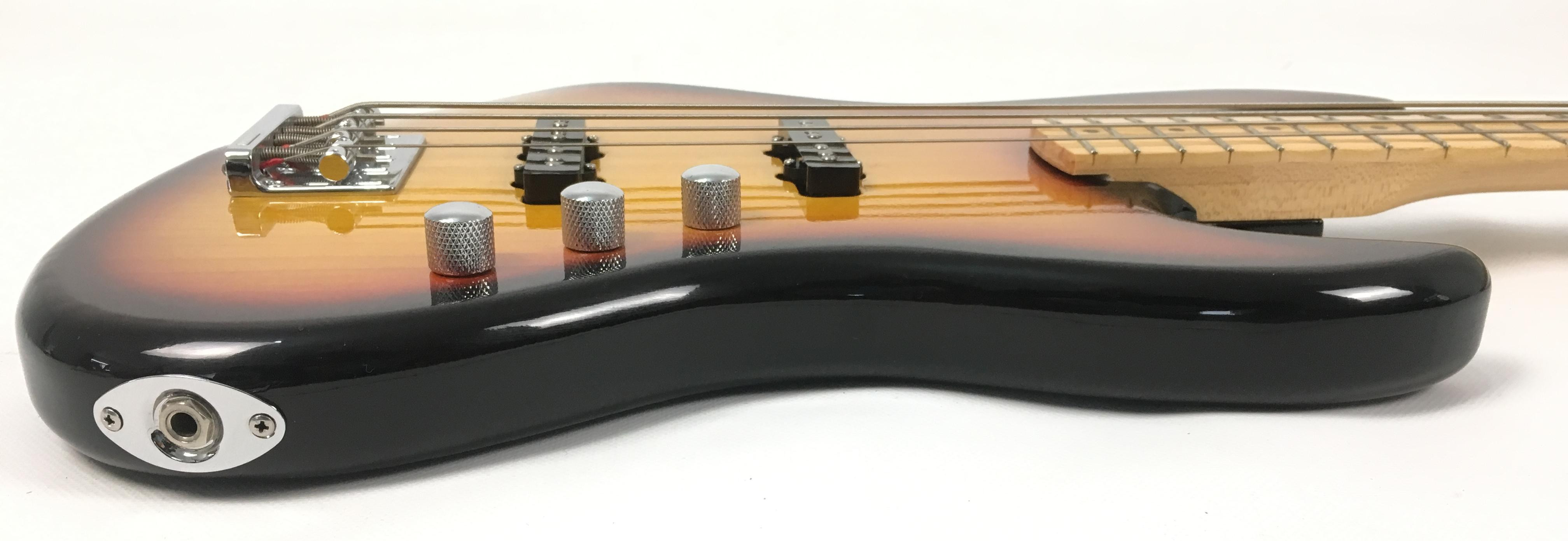 Jim Reed Jazz Bass con custodia e tracolla | Bassi Elettrici Jim Reed