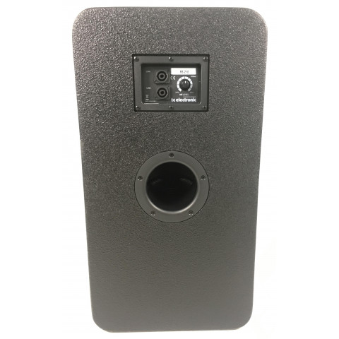 Tc Electronic RS210 400W con custodia | Amplificatori Tc Electronic