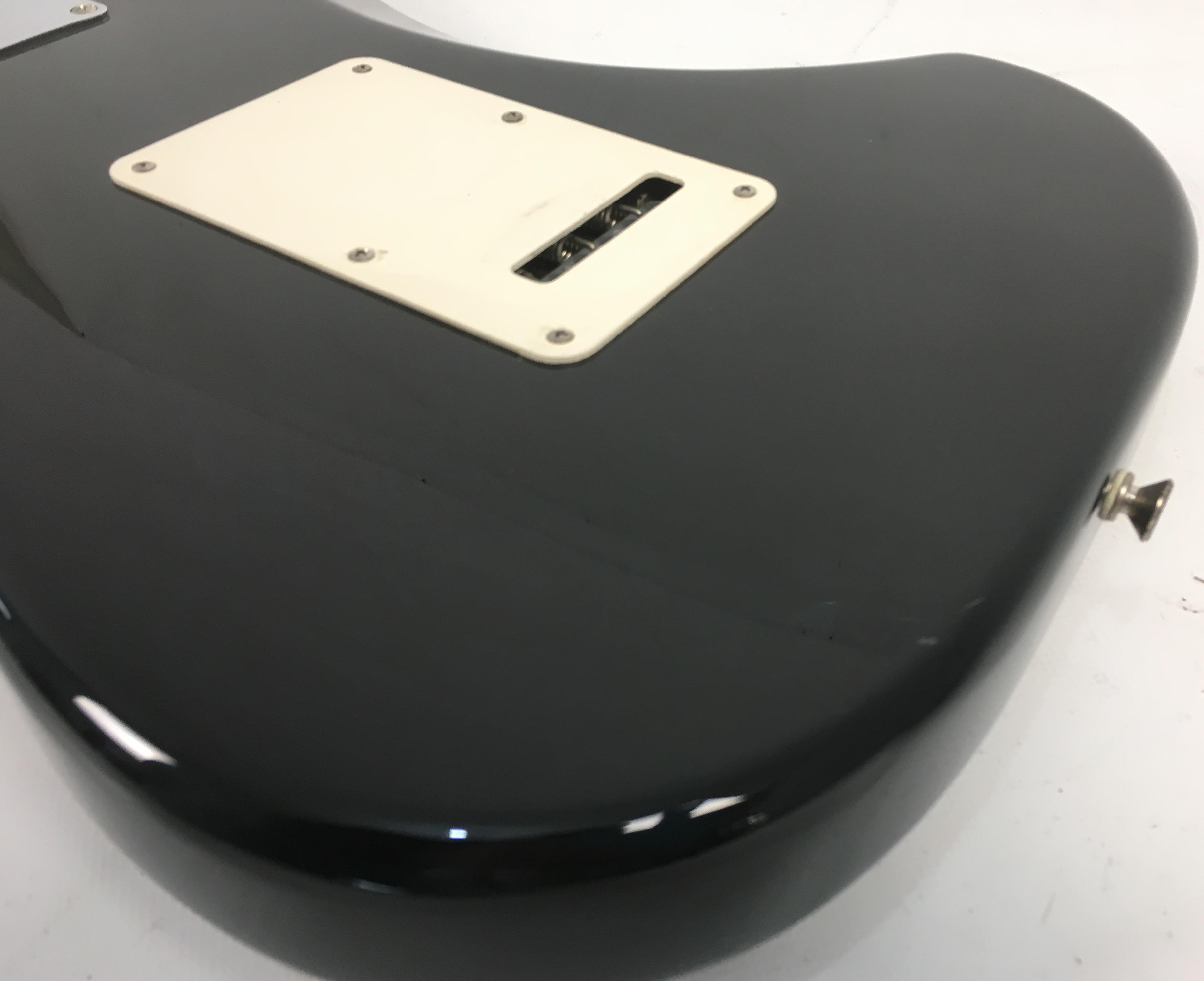 Chitarra Elettrica Fender Standard Stratocaster RW Black seriale MZ...