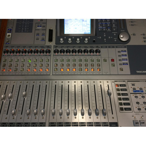 Tascam DM3200 + IF FW MKII | Mixer Tascam