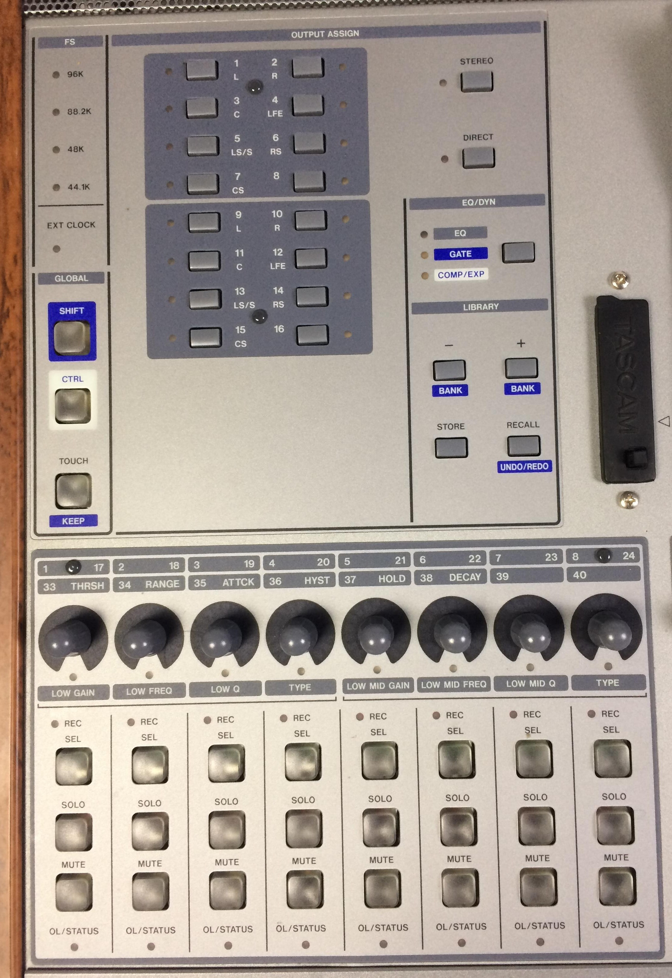 Tascam DM3200 + IF FW MKII | Mixer Tascam