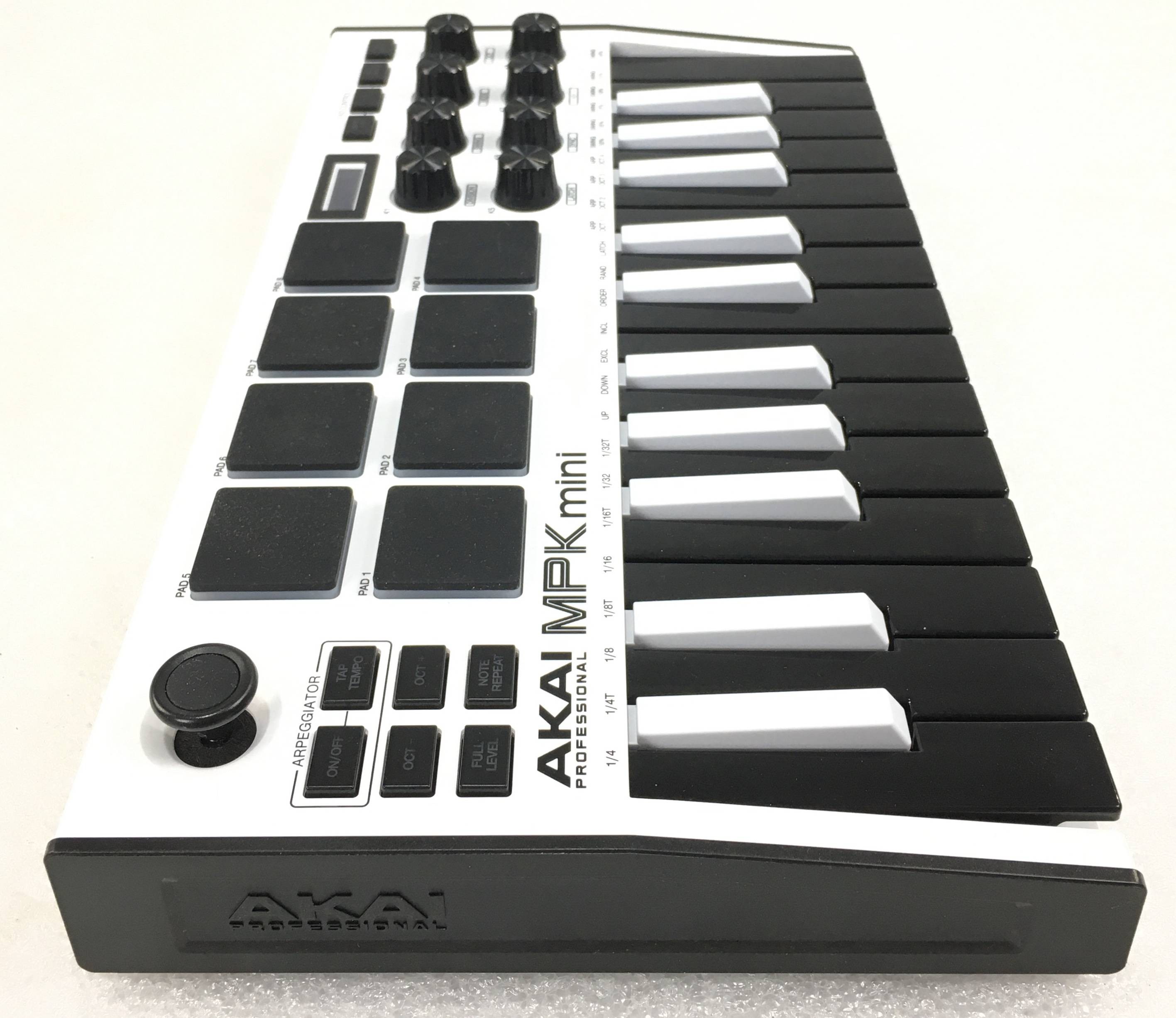 Akai MPK Mini Mk3 White | Master e Controller Akai