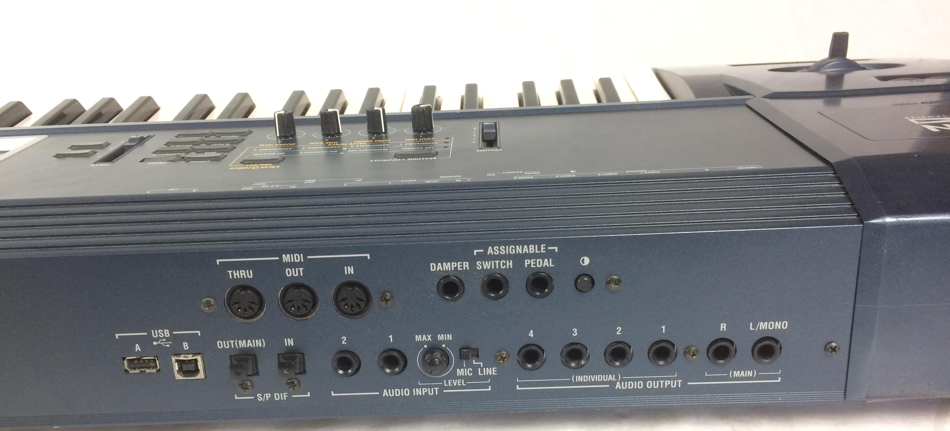 Korg Triton Extreme 76 | Workstation Korg