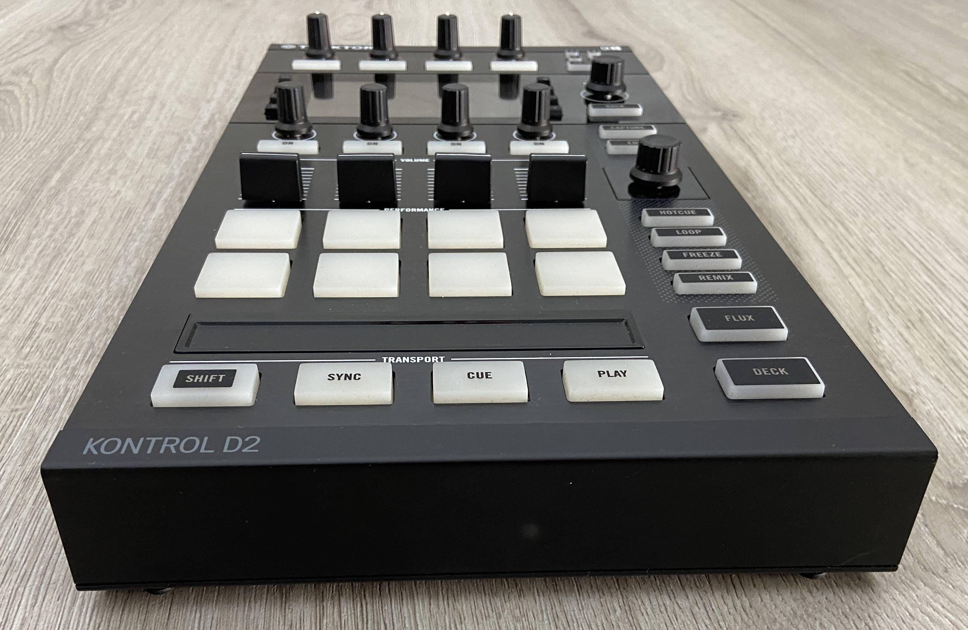 Native Instruments Traktor Kontrol D2 | Attrezzatura per DJ Native ...