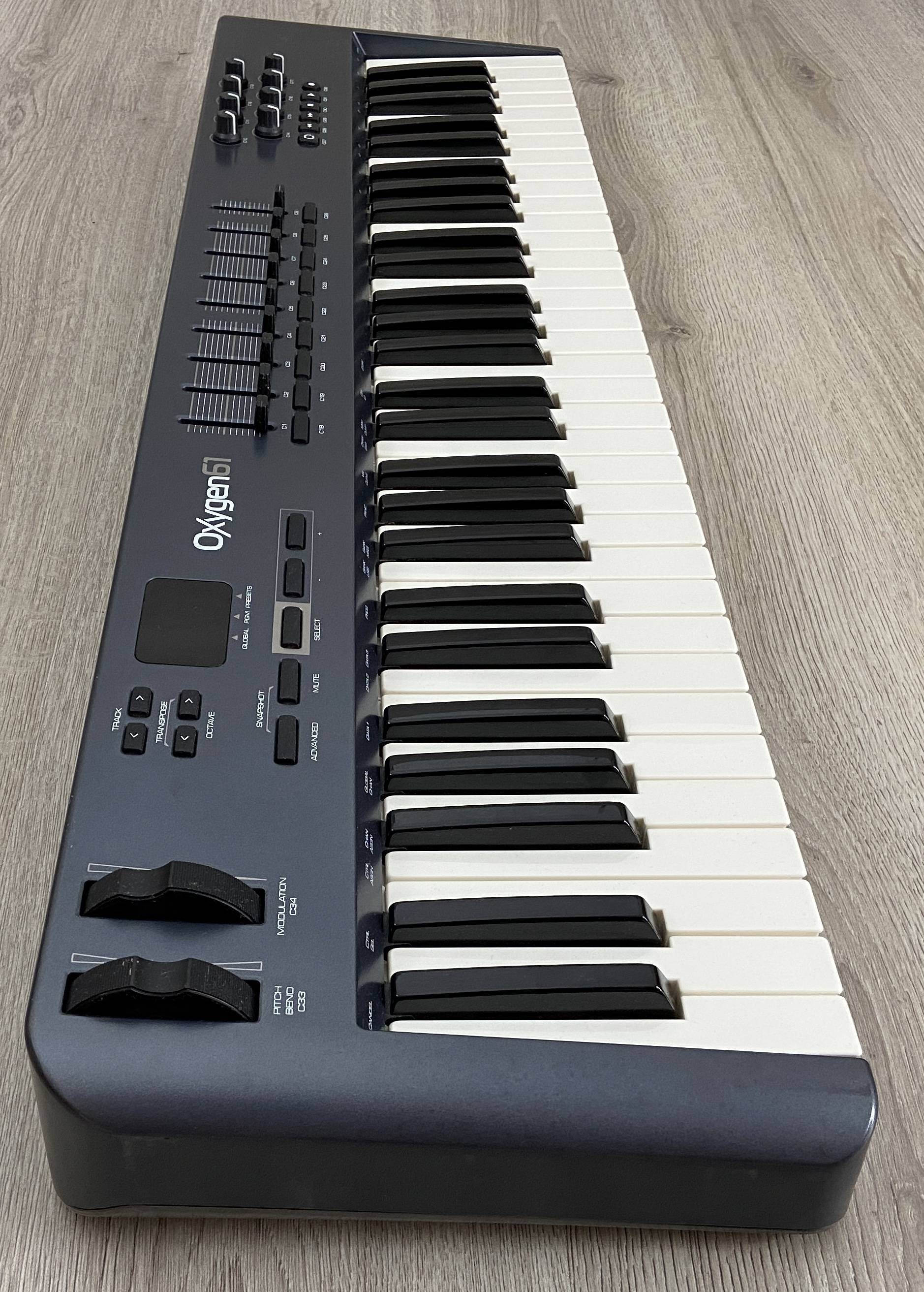M-Audio Oxygen 61 MKII | Master e Controller M-Audio