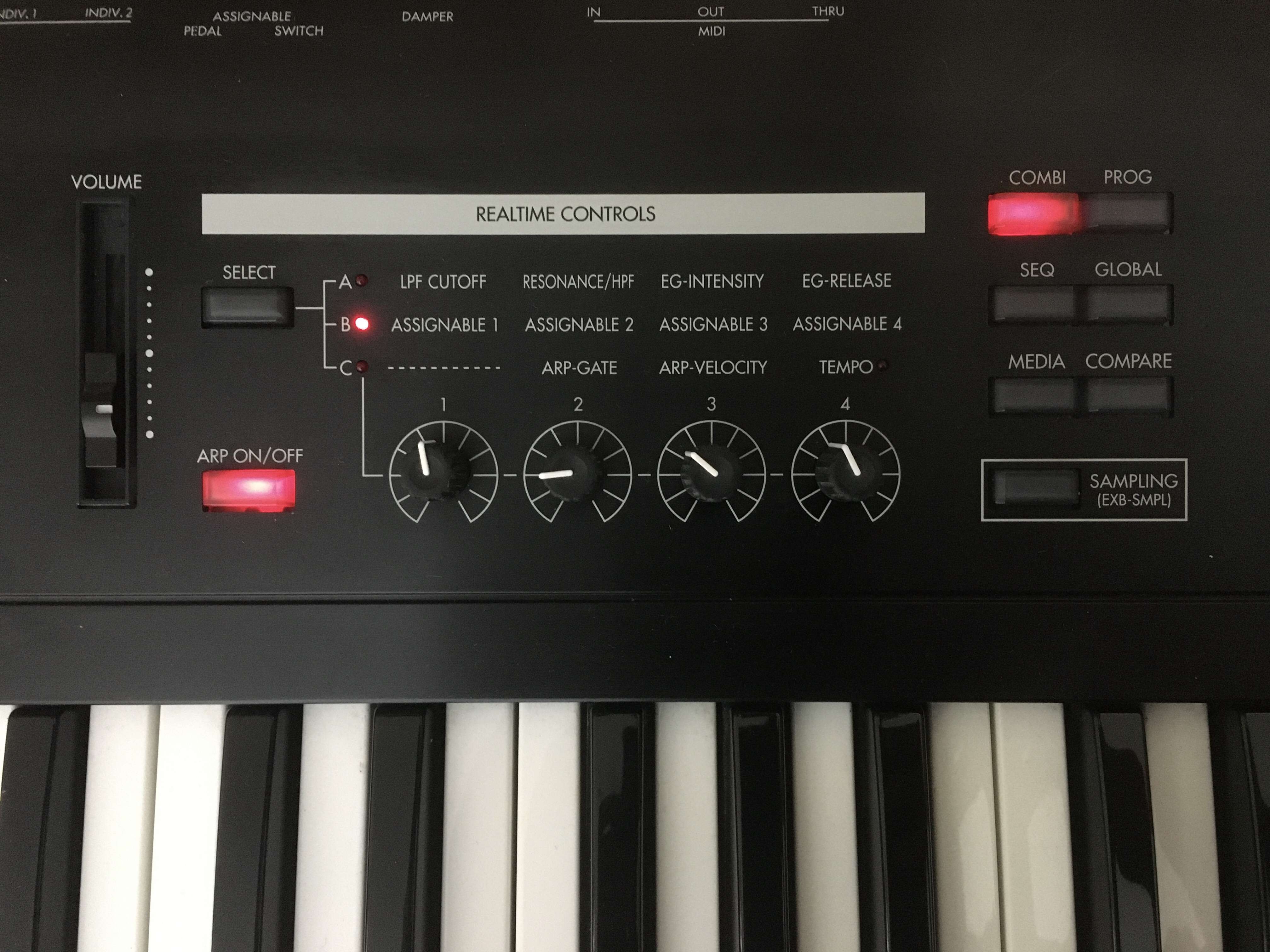 Korg Triton TR 76 | Workstation Korg