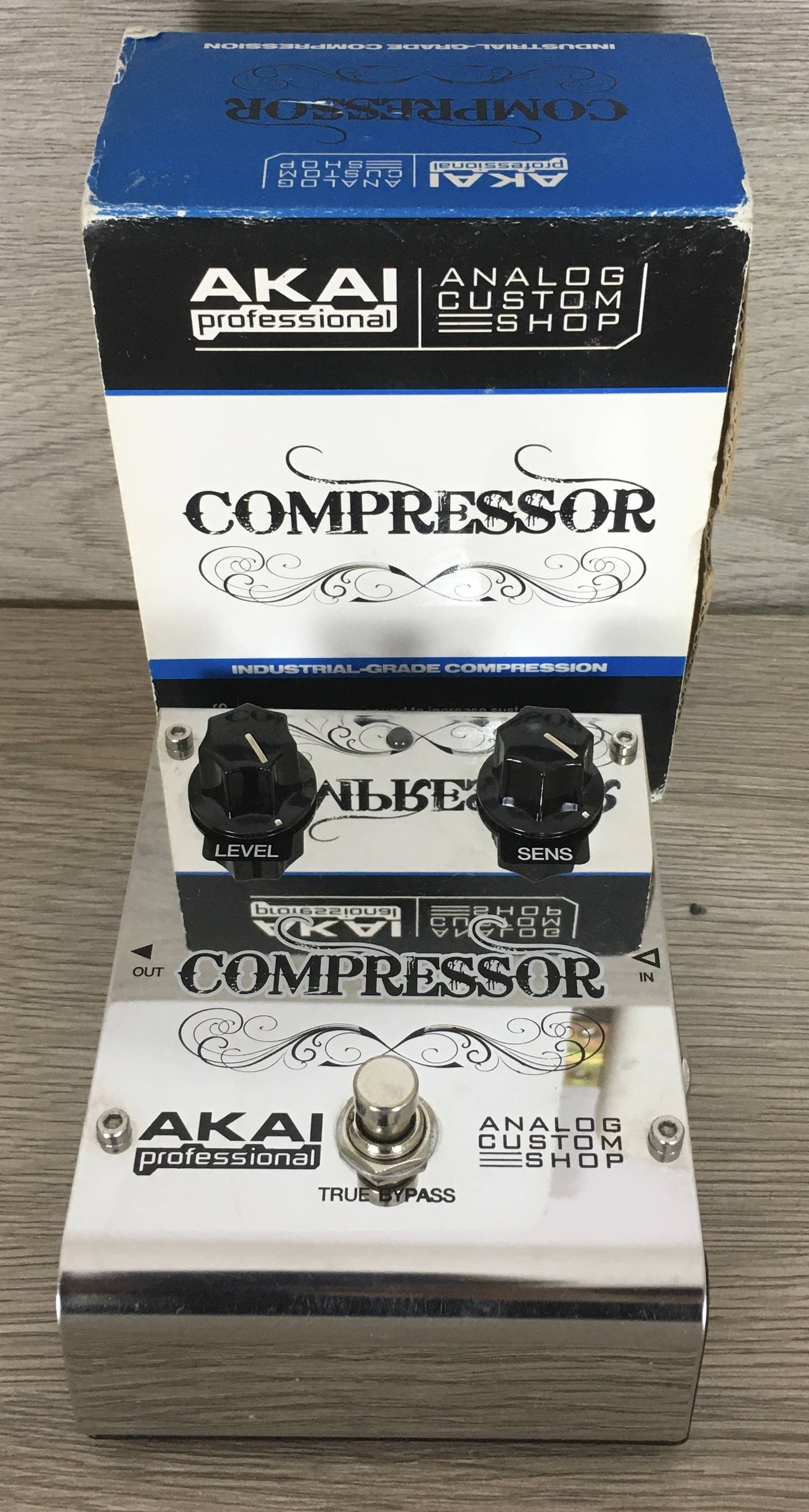 Amplificatore chitarra Akai Compressor